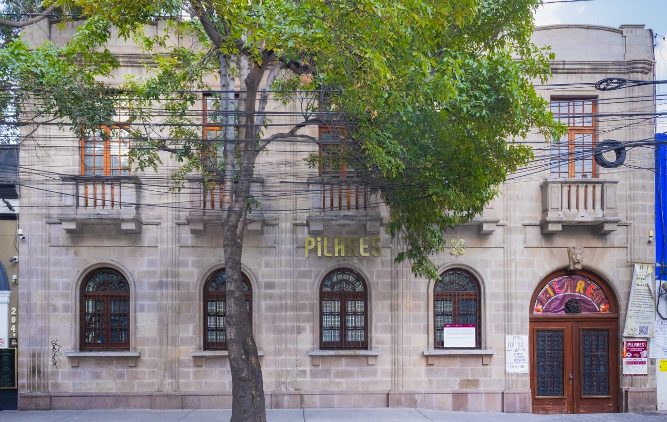 PILARES Benito Juárez y el Liberalismo Mexicano : Casas y centros ...