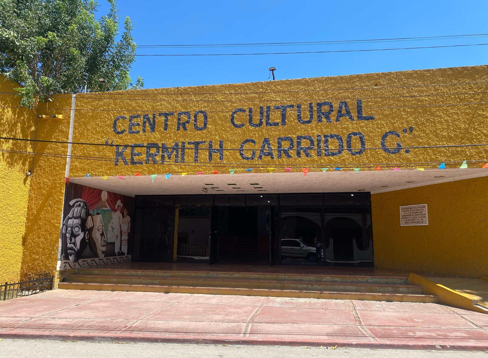 Centro Cultural Kermit Garrido González : Casas y centros culturales ...